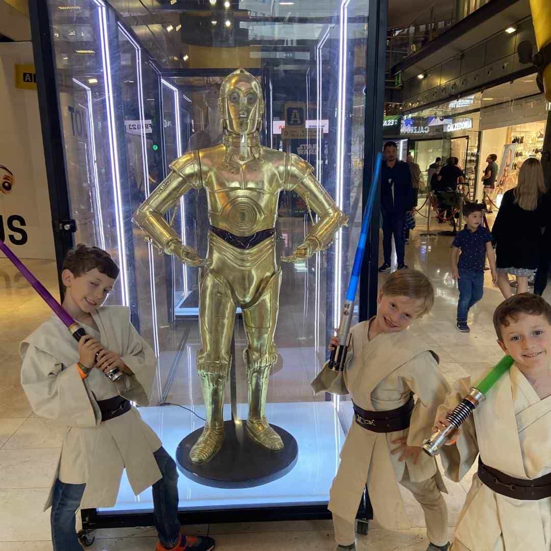 Visitando la Exposición Star Wars en el Centro comercial Vilamarina ...